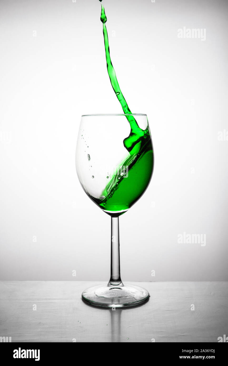 Red wine splash Stock Photo - Alamy