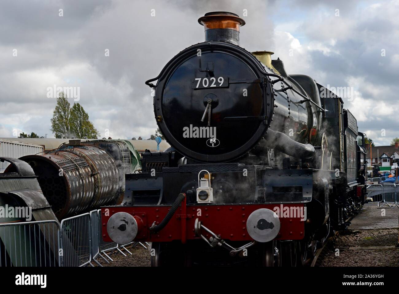 Steam locomotive 7029 Clun Castle in steam at Tyseley Railway Centre ...