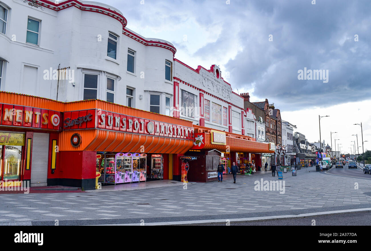 Southend on sea amusement arcade hi-res stock photography and images ...