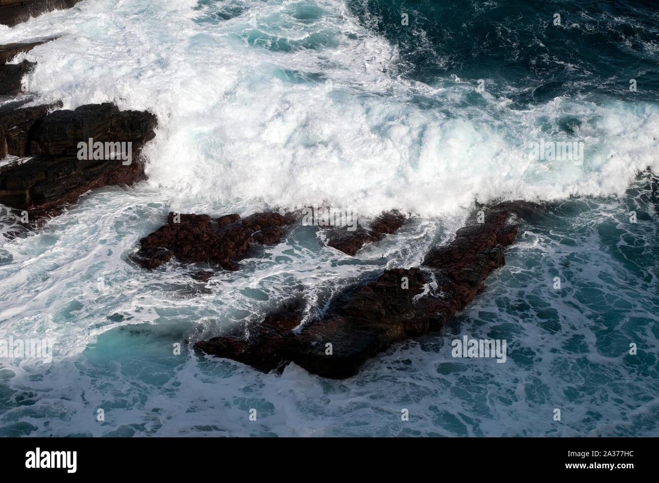 Bottom of sea cliff hi-res stock photography and images - Alamy