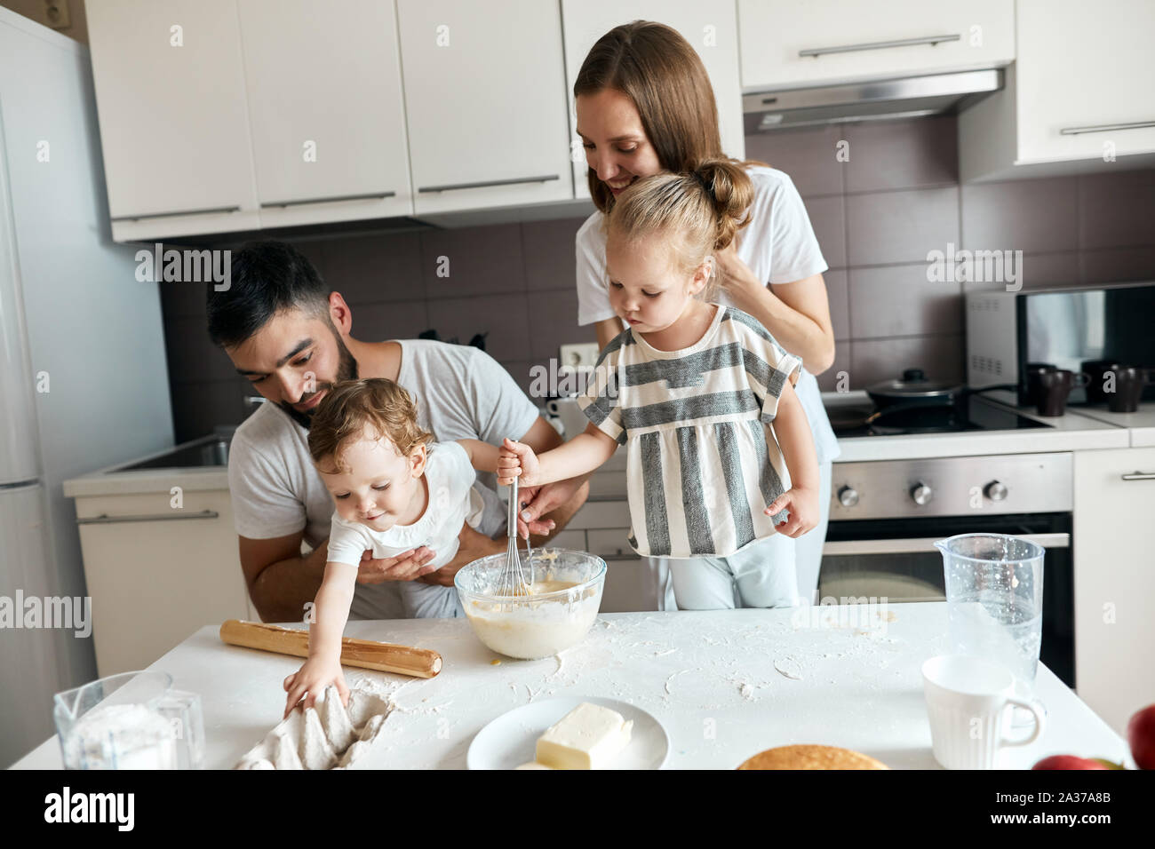 Talented family hi-res stock photography and images - Alamy