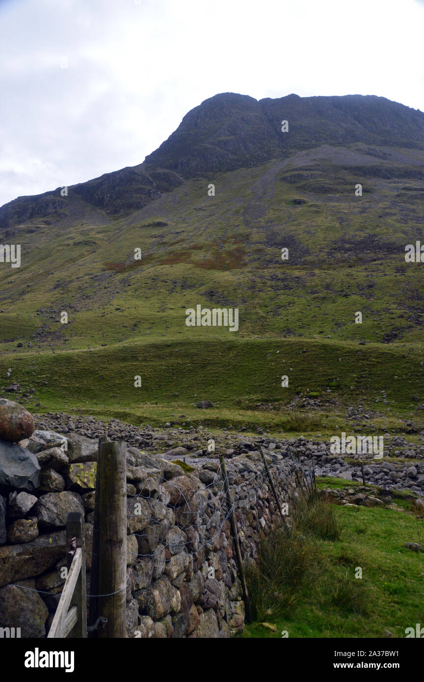 The Wainwright Lingmell from the Mose's Trod Footpath in Wasdale, Lake ...