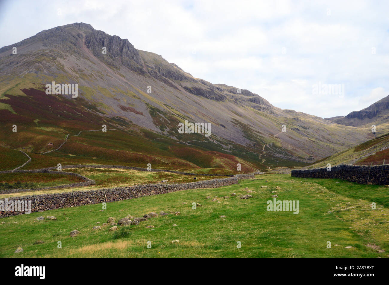 The Wainwright Great Gable from the Mose's Trod Footpath in Wasdale ...