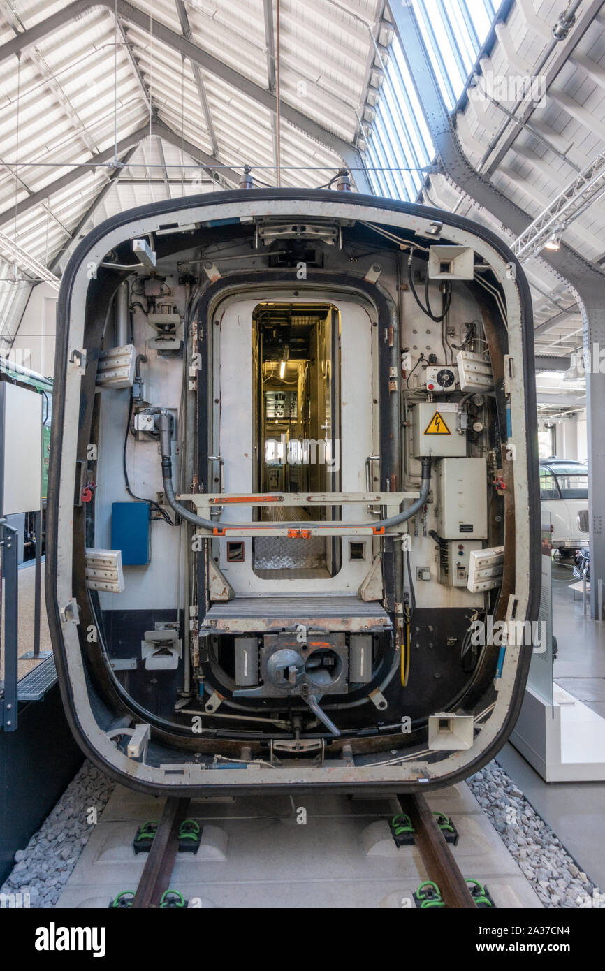Exposed view of the ICE-V (Experimental) carriage in the Deutsches ...