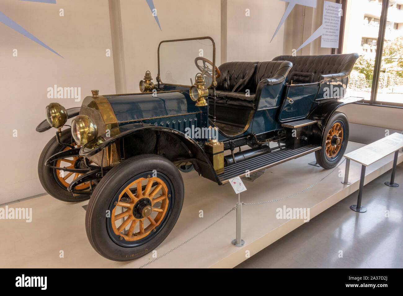 A Mercedes "Simplex" car on display in the Deutsches Museum ...