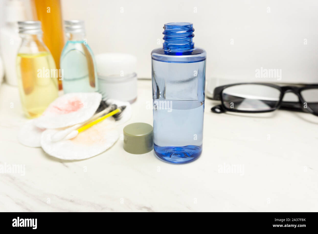 Makeup remover hi-res stock photography and images - Alamy