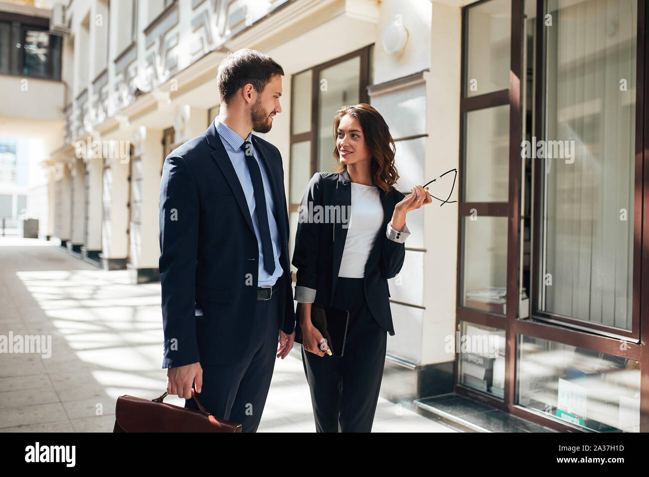 Woman tempting man business hi-res stock photography and images - Alamy