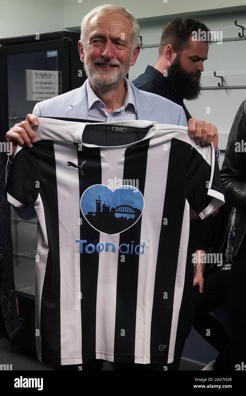 Nufc hi-res stock photography and images - Alamy