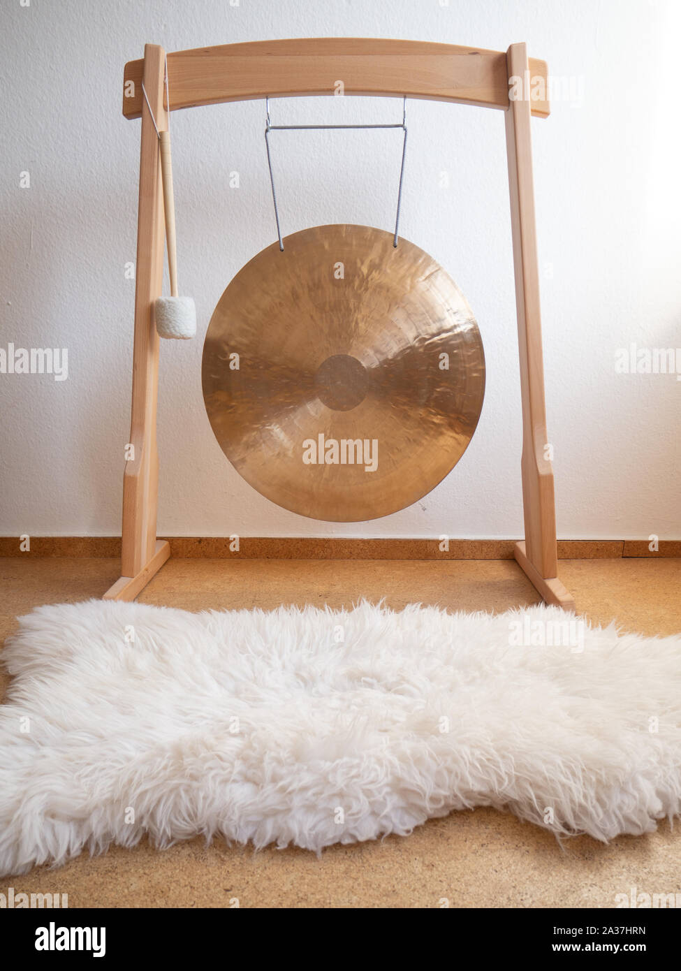 Sound healing hi-res stock photography and images - Alamy