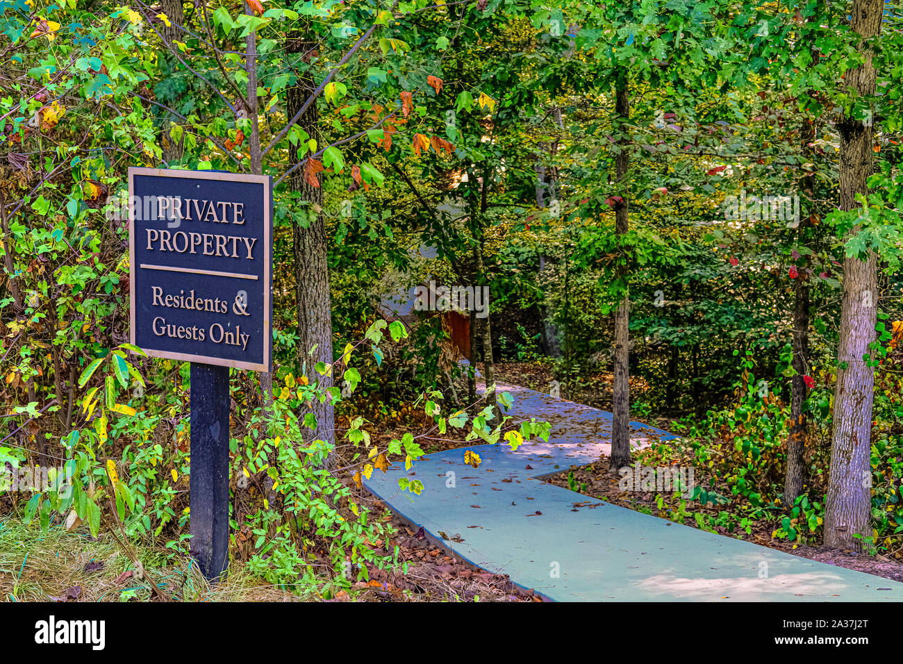 Private property sign path hi-res stock photography and images - Alamy