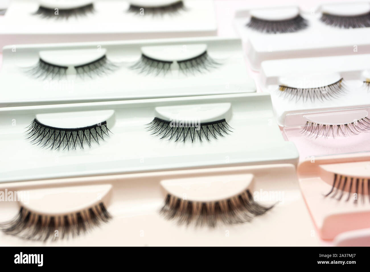 Eye liner hi-res stock photography and images - Alamy