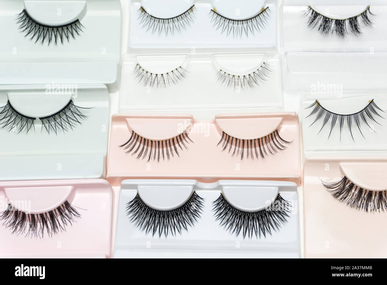 Heavy black eye liner hi-res stock photography and images - Alamy