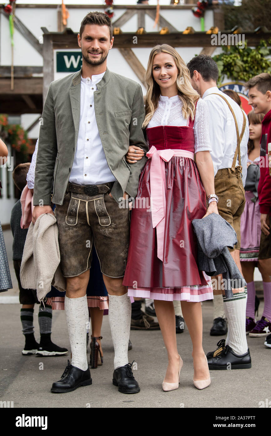 Munich, Germany. 06th Oct, 2019. Sven Ulreich and his wife Lisa Ulreich ...