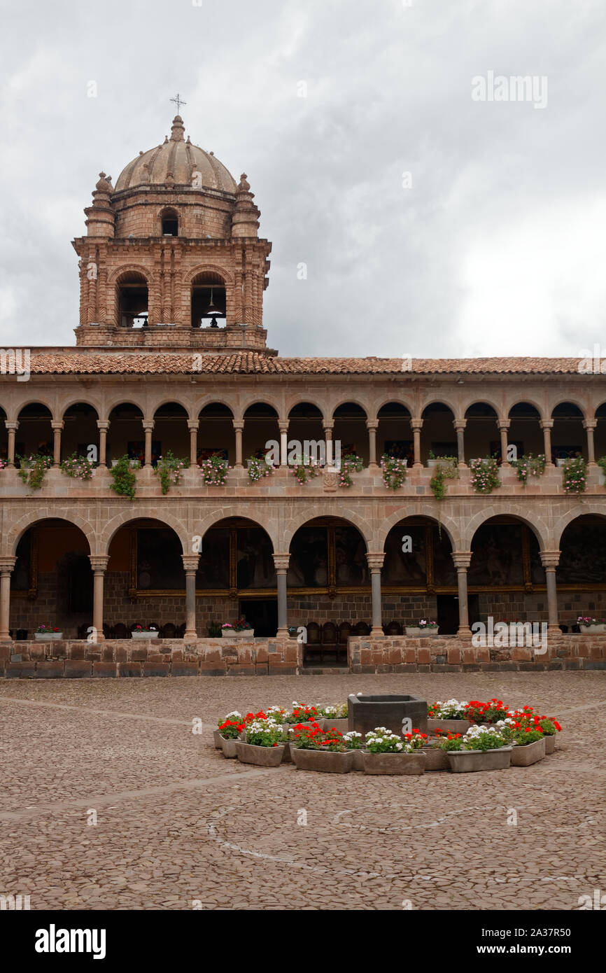 Coricancha, the sacred temple of Inca people, in Cuzco Stock Photo - Alamy
