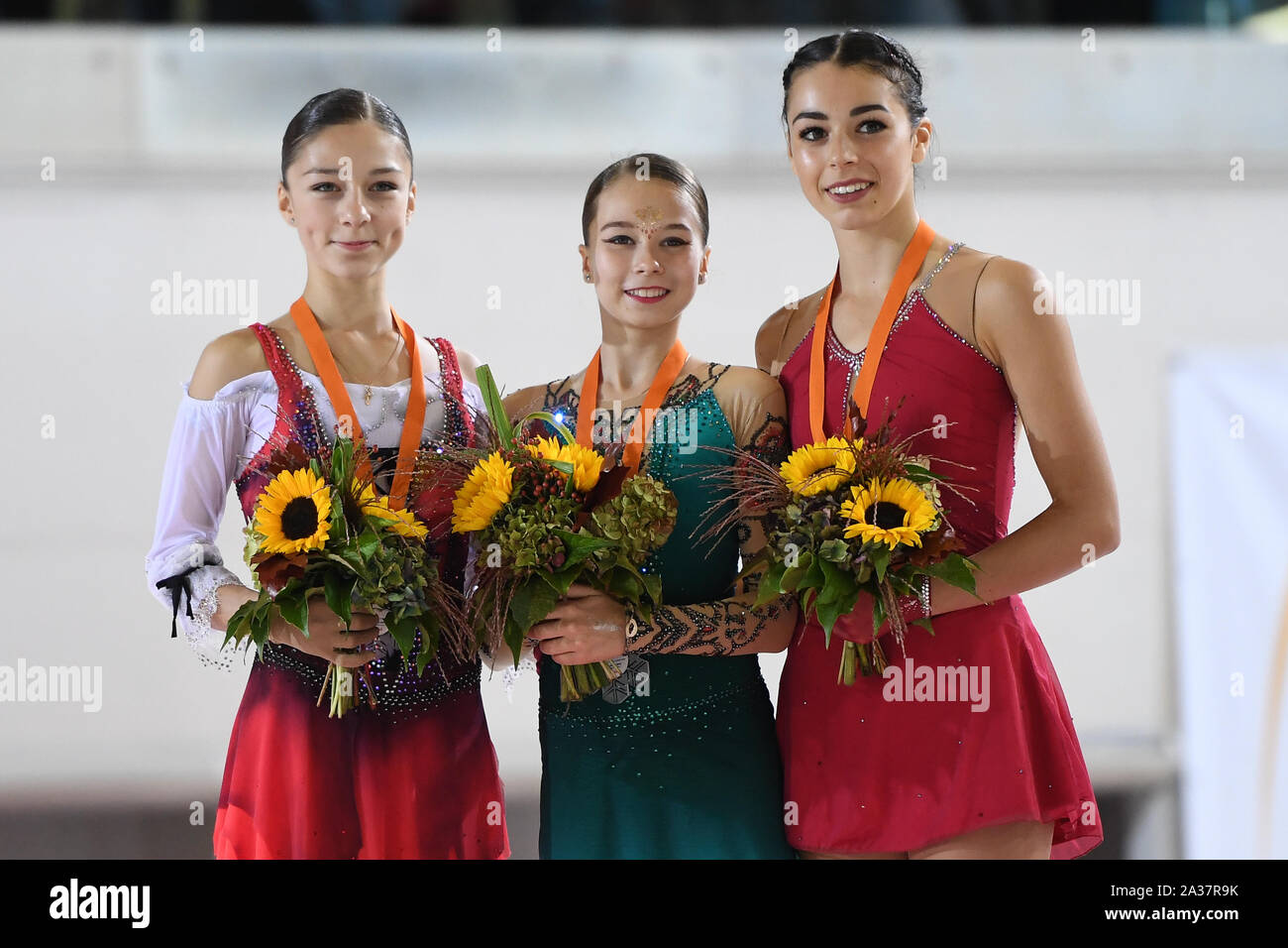 Kseniia sinitsyna junior ladies russia hi-res stock photography and ...