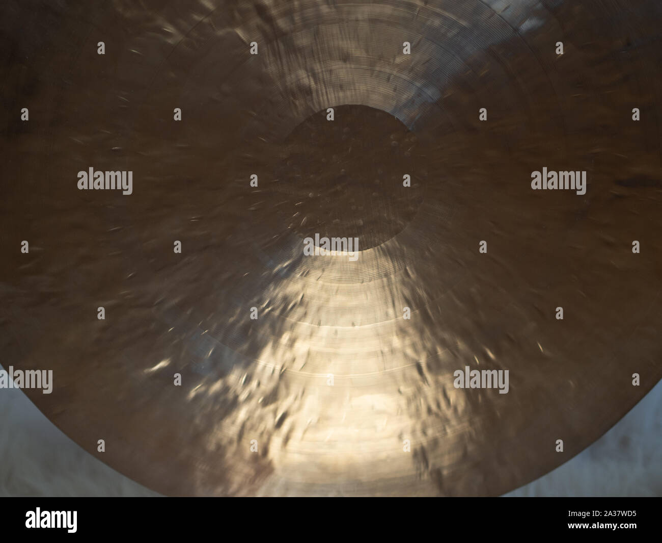 Golden gong hi-res stock photography and images - Alamy