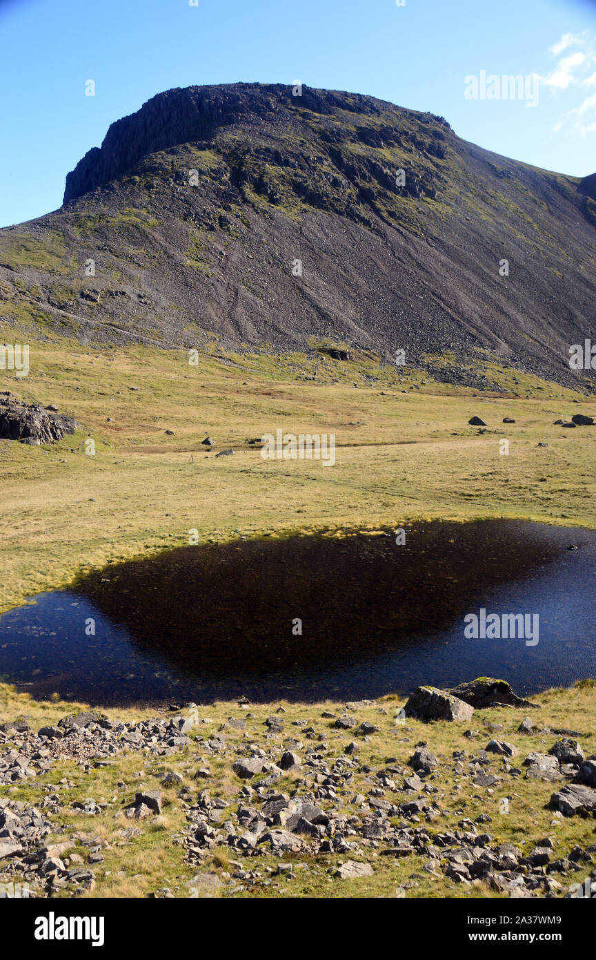 The Wainwright Great Gable & Beckhead Tarn from Beck Head Col in ...