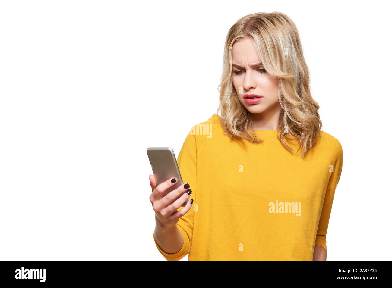 Woman reading text angry hi-res stock photography and images - Alamy