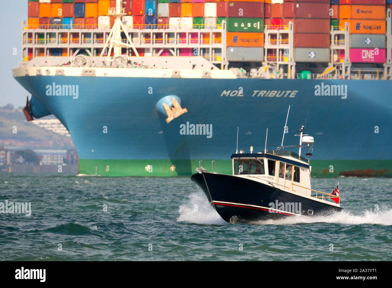 Advanced container handling hi-res stock photography and images - Alamy