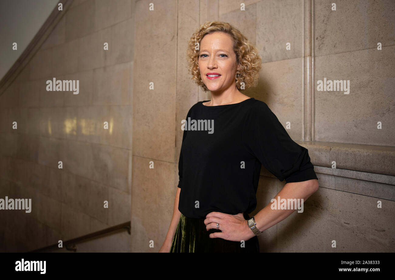 Cathy newman channel 4 news hi-res stock photography and images - Alamy