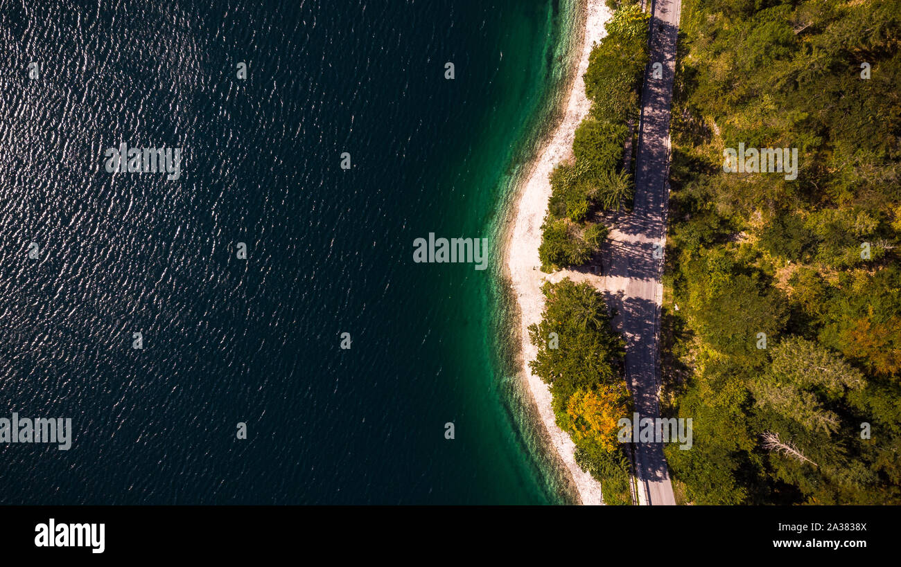 Leaf border top edge hi-res stock photography and images - Alamy