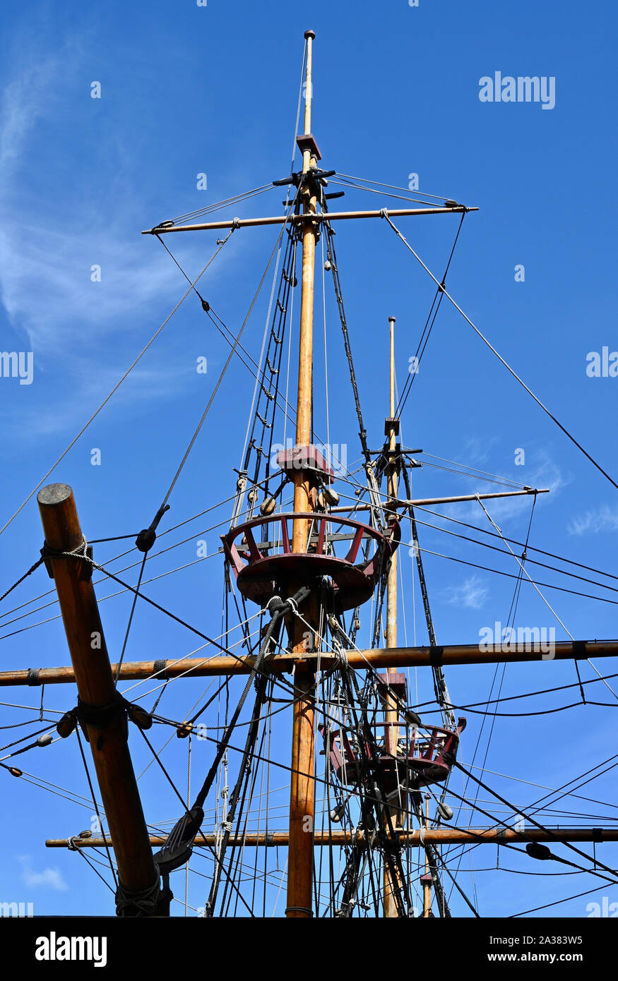 Ship mast hi-res stock photography and images - Alamy