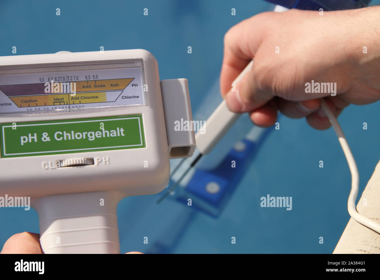 Chlorine tester hi-res stock photography and images - Alamy