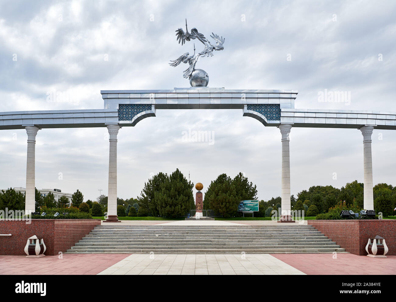 Independence square tashkent uzbekistan hi-res stock photography and ...