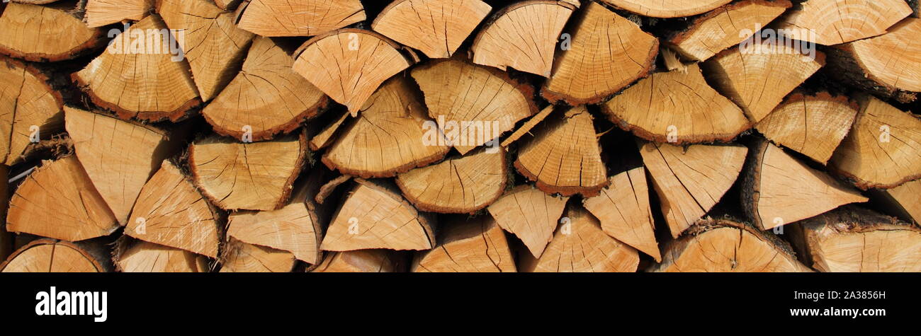 split dry firewood Stock Photo - Alamy