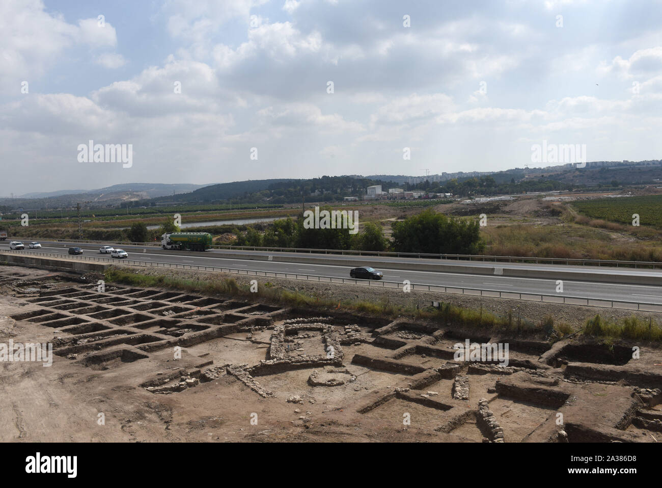 En Esur, Israel. 06th Oct, 2019. An overview of a vast 5,000 year old ...