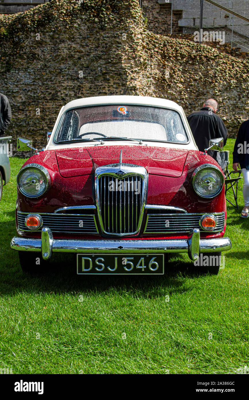Riley 1.5 classic car Stock Photo - Alamy