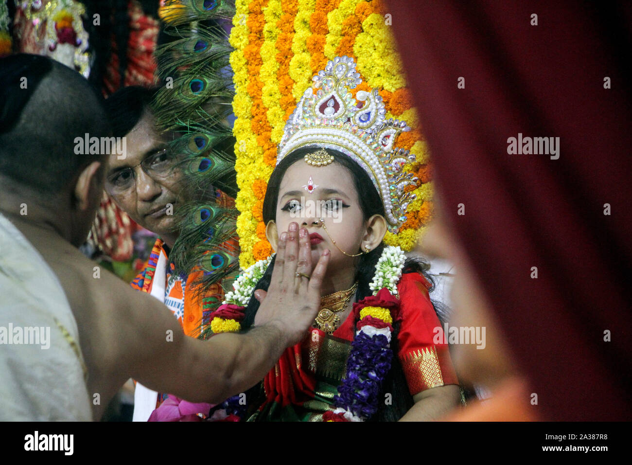 Durga puja mandaps hi-res stock photography and images - Alamy