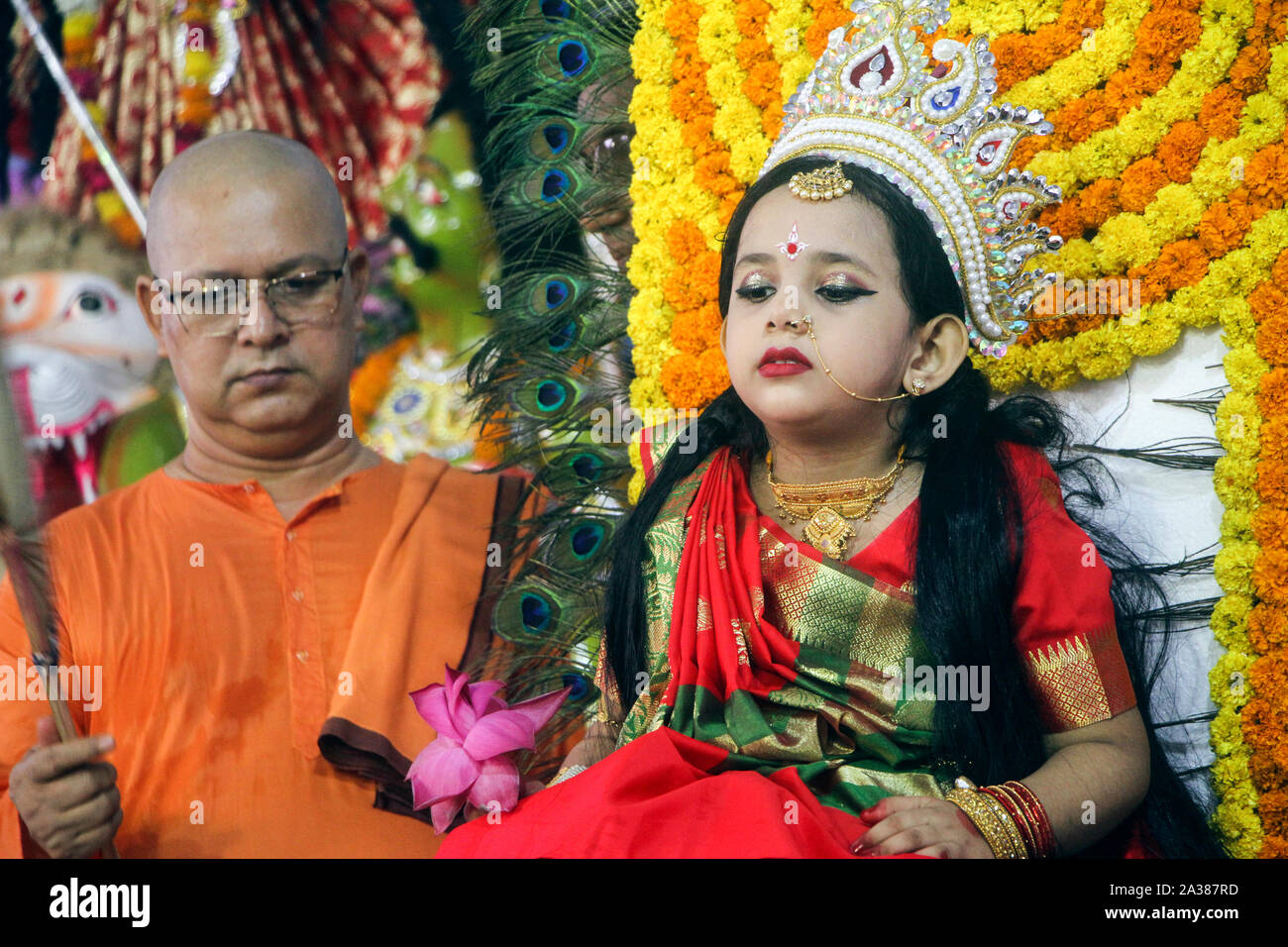 Dhaka, Bangladesh. 05th Oct, 2019. The Hindu devotees celebrated Maha ...