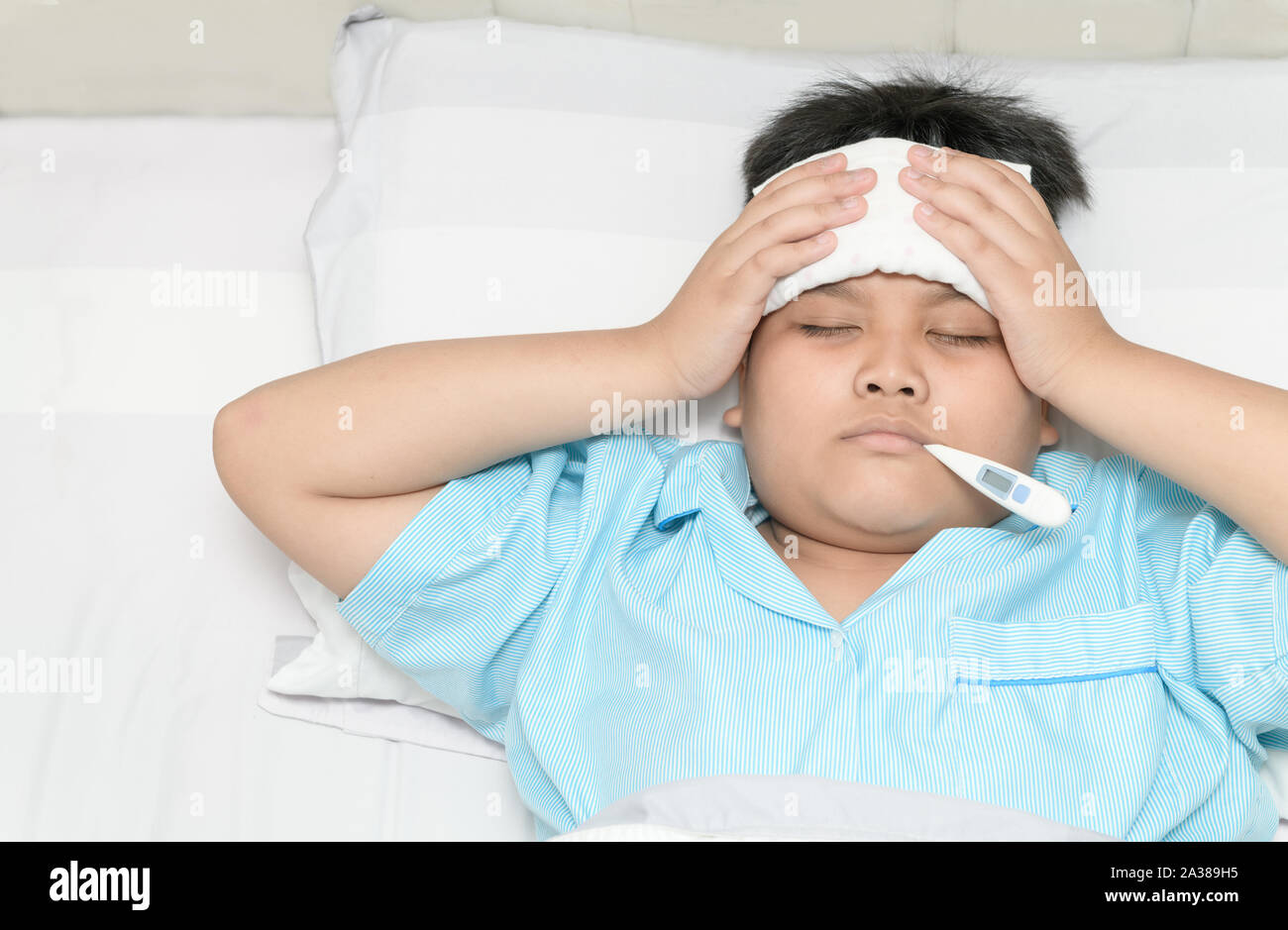 Child thermometer in mouth hi res stock photography and images Page 3 Alamy