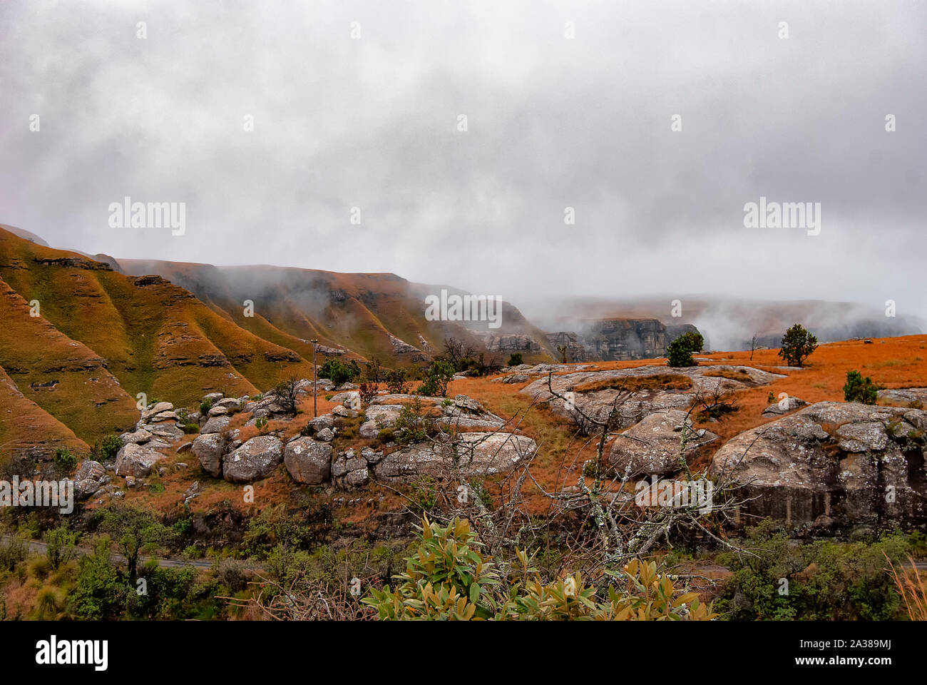 The magnificent landscape of the Drakensberg Mountains in KwaZulu Natal ...