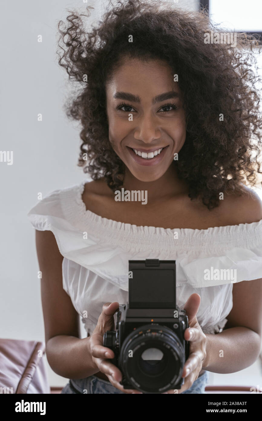 Beautiful woman being ready hi-res stock photography and images - Alamy