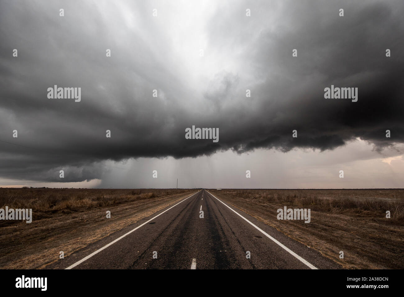 Australia outback road hi-res stock photography and images - Alamy