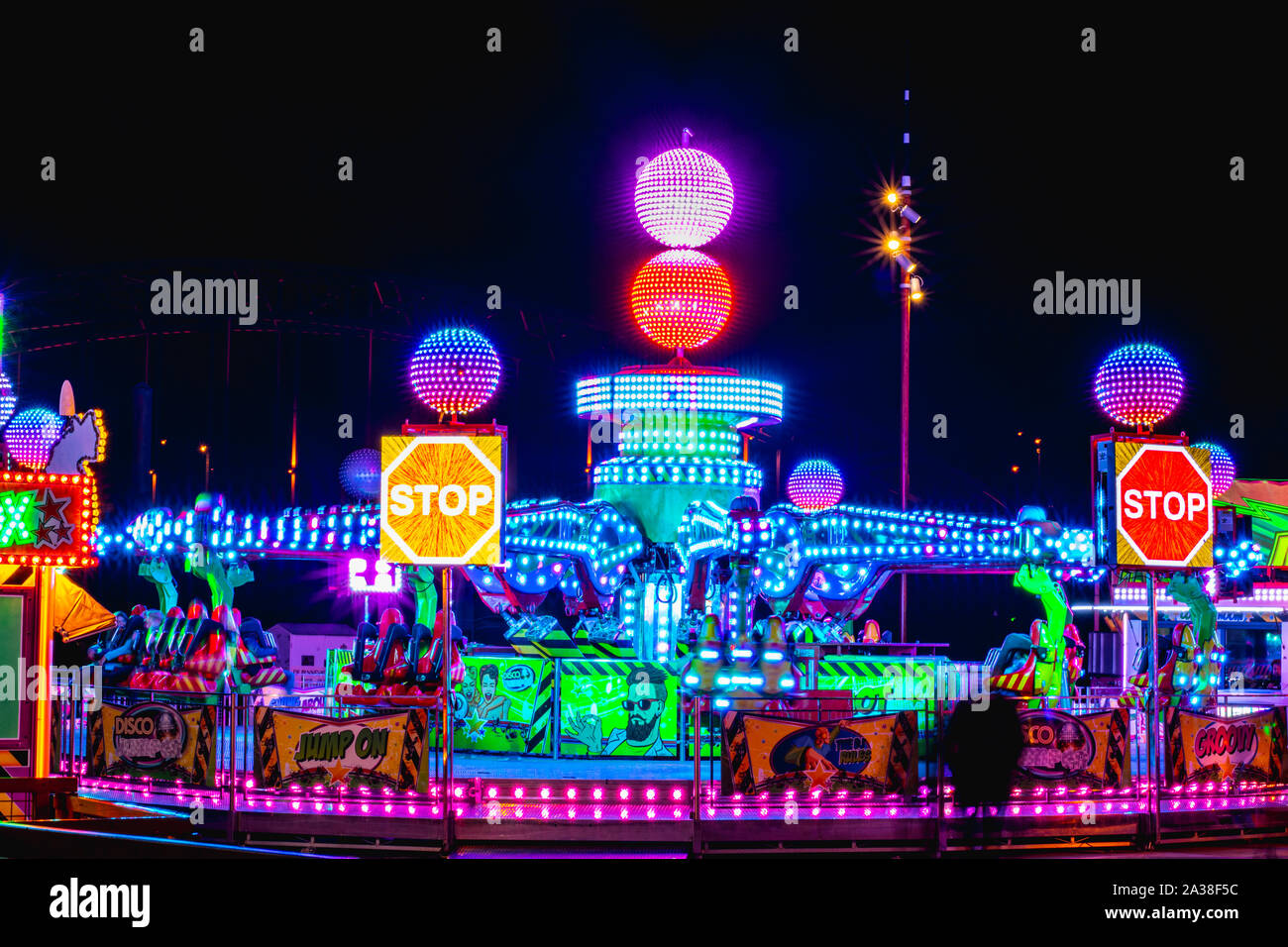 Octopus fairground ride hi-res stock photography and images - Alamy