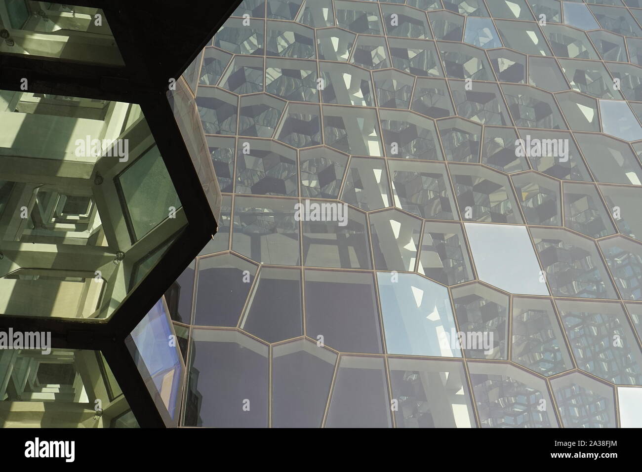 Patterns in modern glass architecture Stock Photo - Alamy