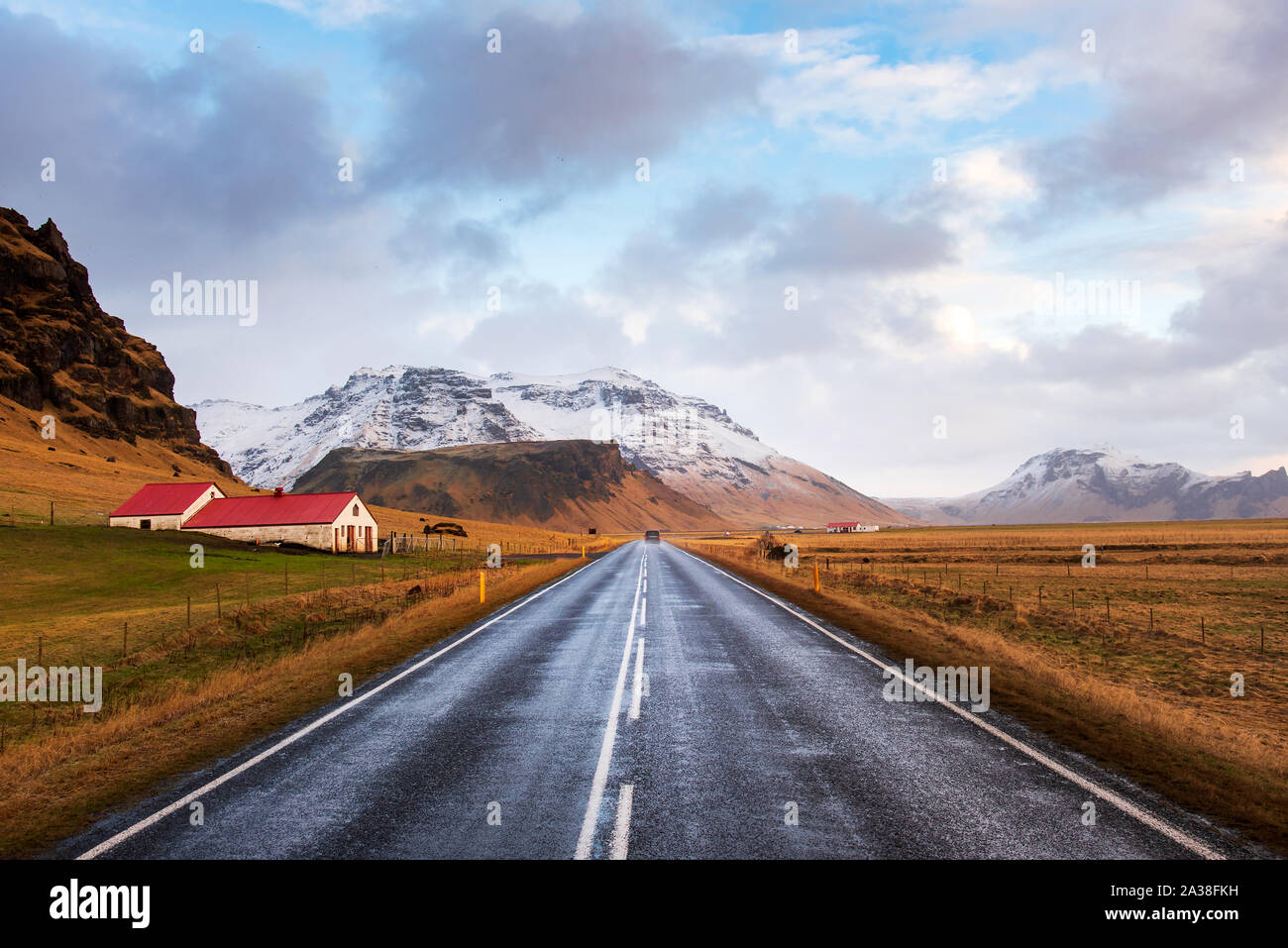 Scenic mountain road sunset hi-res stock photography and images - Alamy