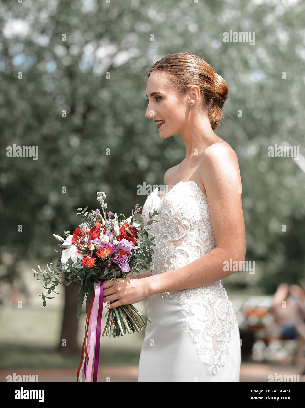 Bridal bouquet side view hi-res stock photography and images - Alamy