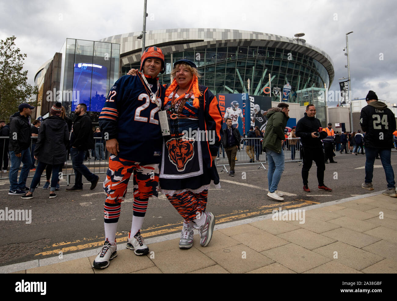 Chicago bears fans outside stadium hi-res stock photography and images ...