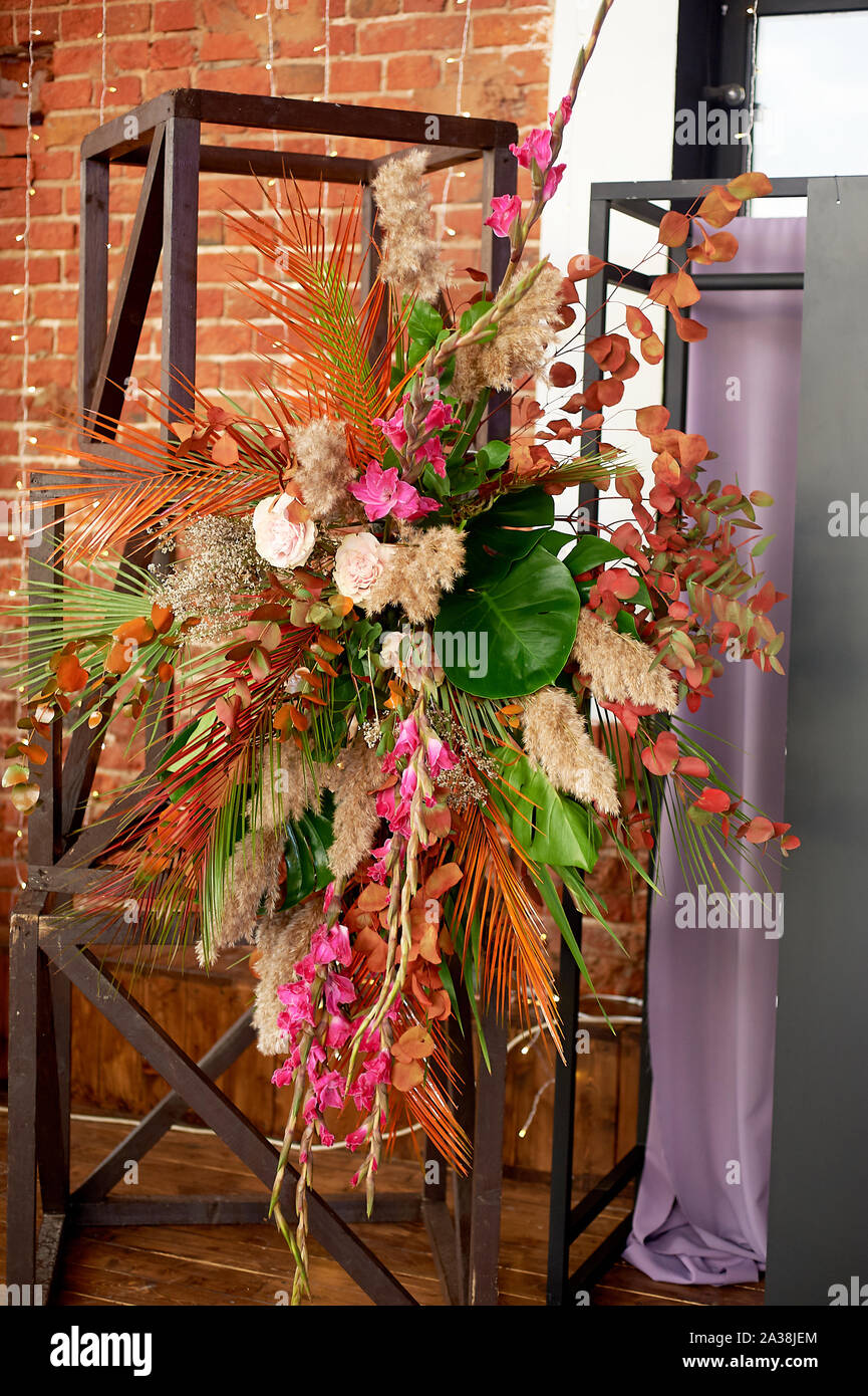 Welding of rebar.Metal cube, square. Loft style Stock Photo - Alamy
