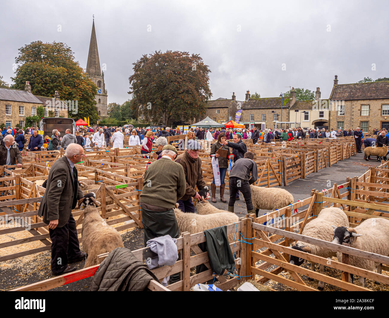 North yorkshire sheep fair masham hi-res stock photography and images ...