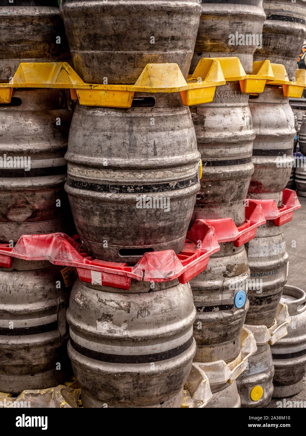 Beer cask britain hi-res stock photography and images - Alamy