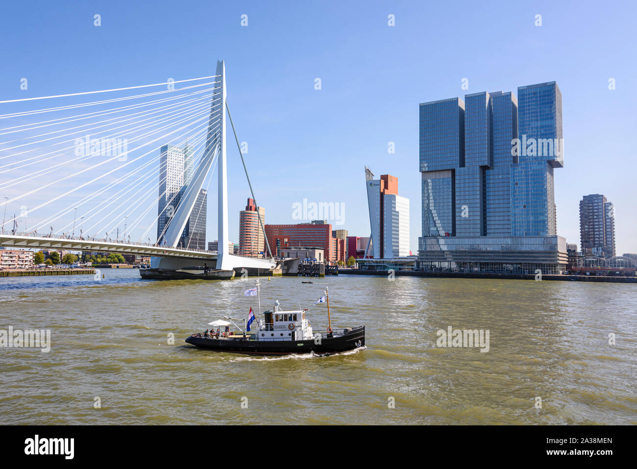 Nieuwe maas bridge boat hi-res stock photography and images - Alamy