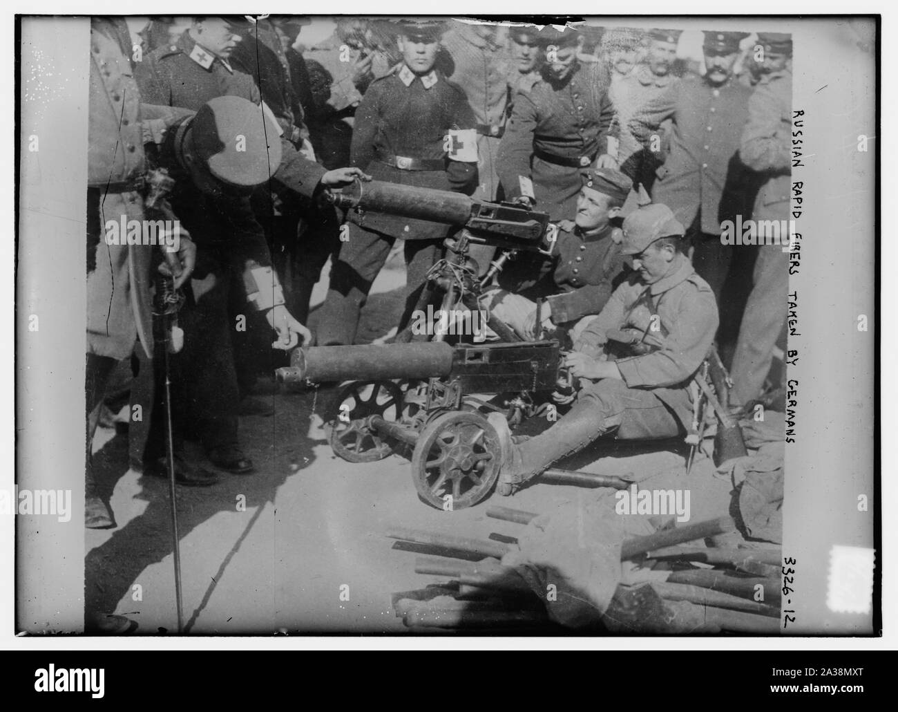 Soldiers armed forces russian Black and White Stock Photos & Images - Alamy