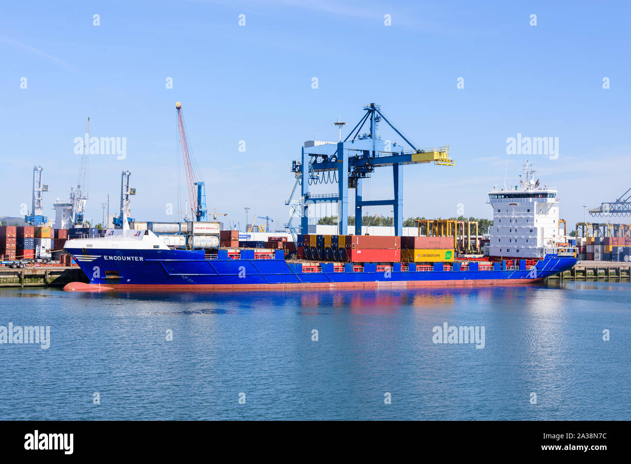 Cranes for removing ISO shipping containers from freight ships at the ...