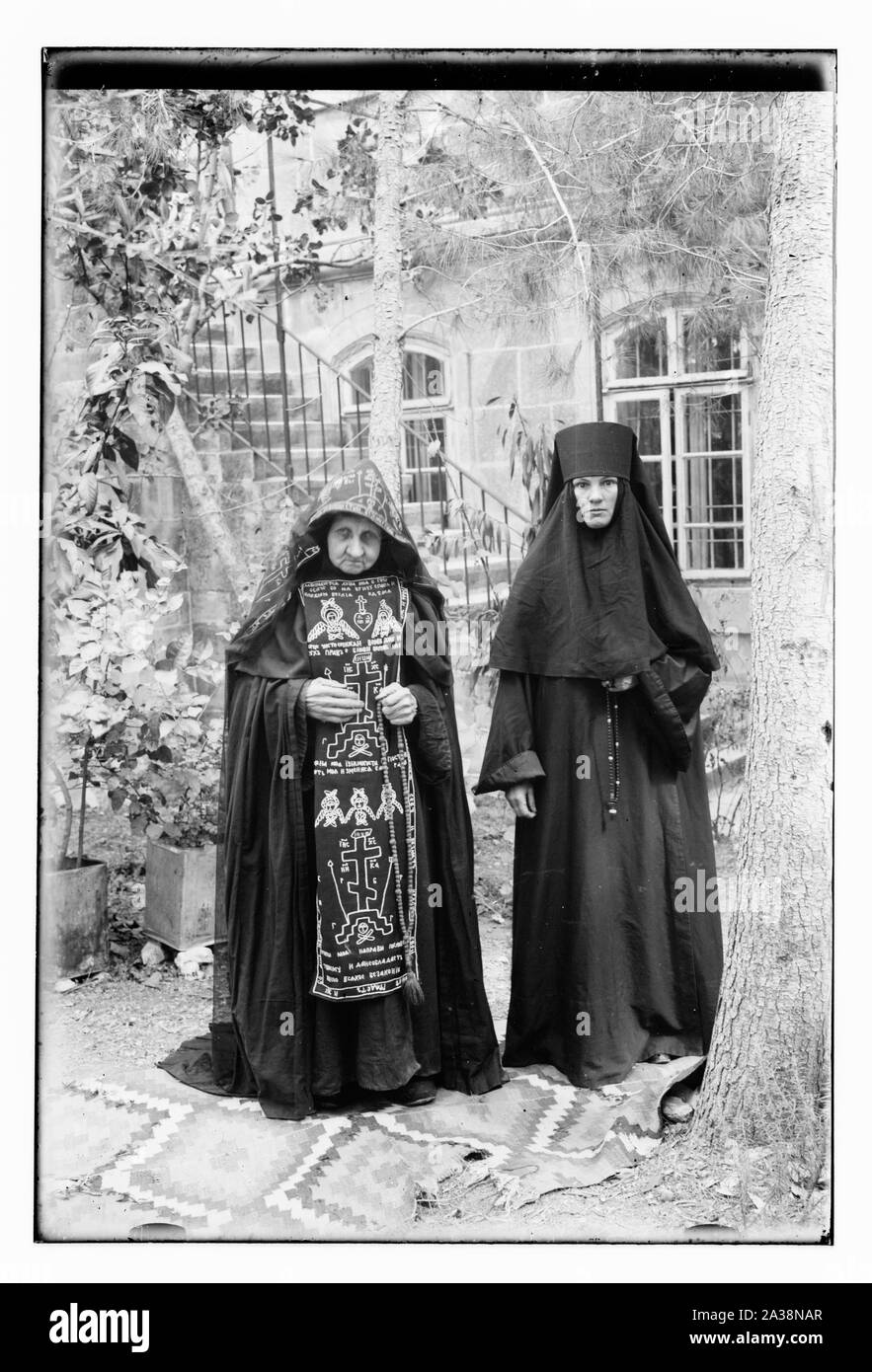 Priestesses hi-res stock photography and images - Alamy