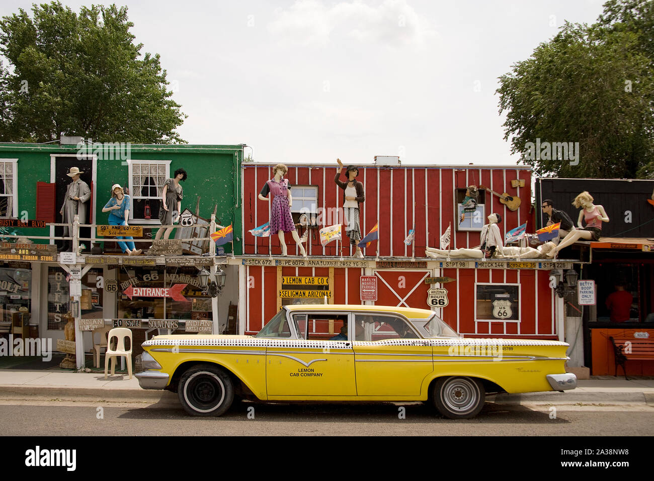 Rusty Bolt souvenir store, Route 66, Seligman, Arizona Stock Photo - Alamy